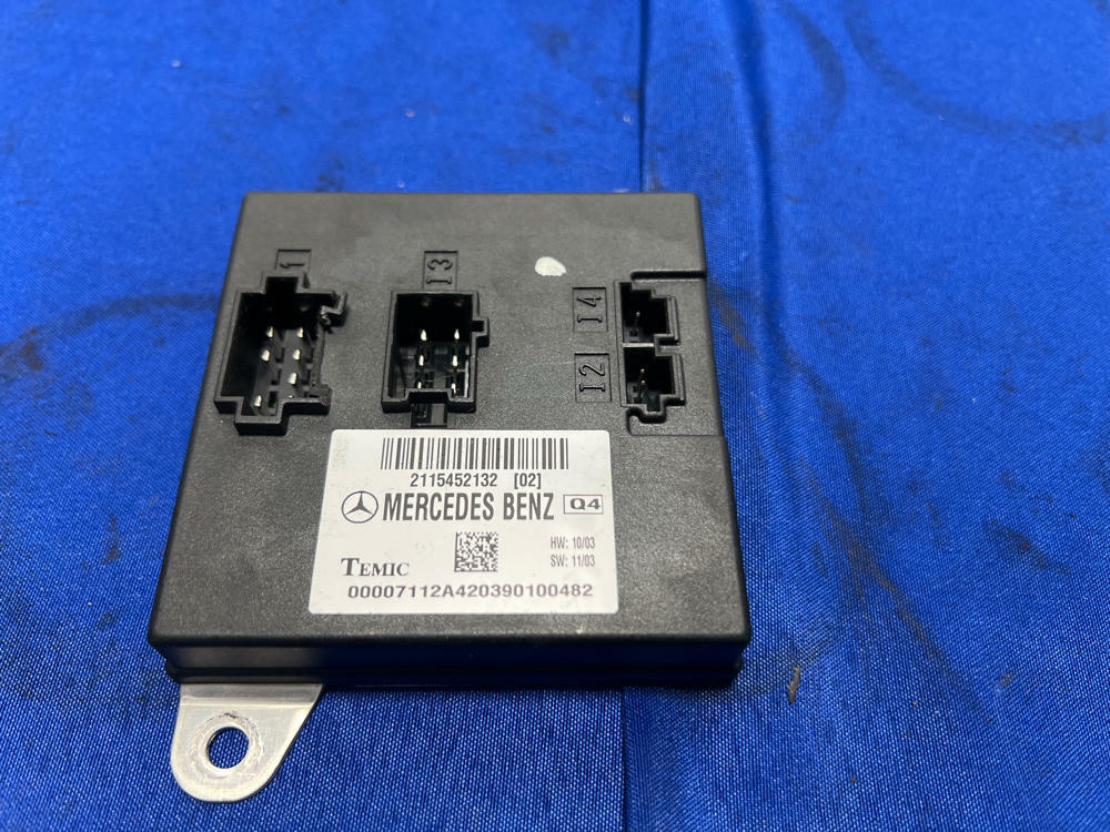 2003-06 Mercedes Benz W211 E55 Body Control Module Junction Box 105 ...